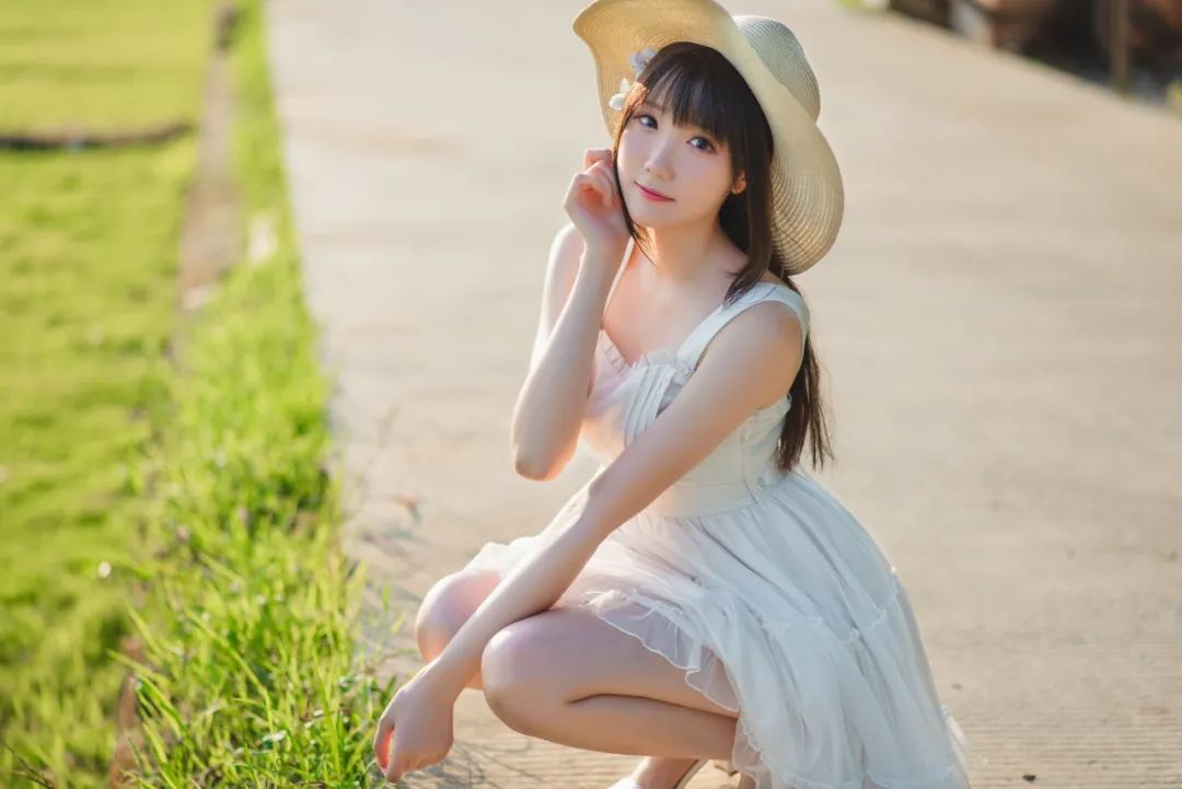 谁说SLG没有妹子？帝国绝色coser大赏，pick你心仪的小姐姐-《重返帝国》正式开启预约！-腾讯游戏