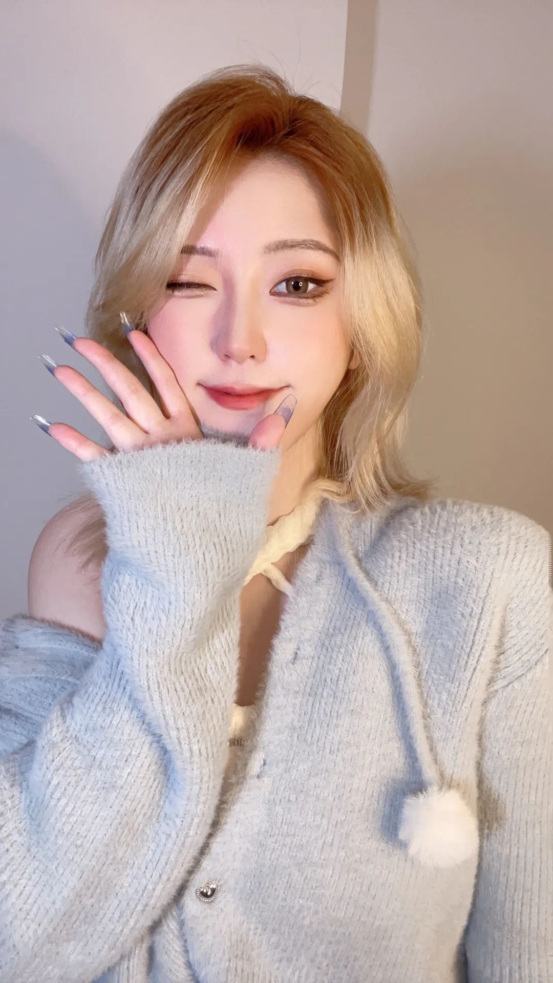 谁说SLG没有妹子？帝国绝色coser大赏，pick你心仪的小姐姐-《重返帝国》正式开启预约！-腾讯游戏