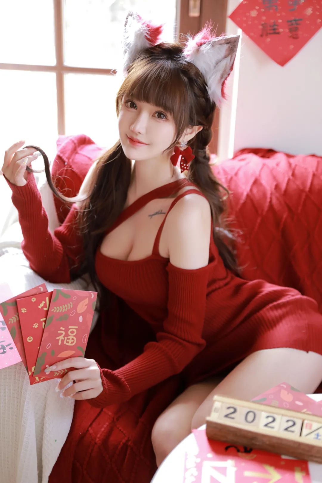 谁说SLG没有妹子？帝国绝色coser大赏，pick你心仪的小姐姐-《重返帝国》正式开启预约！-腾讯游戏