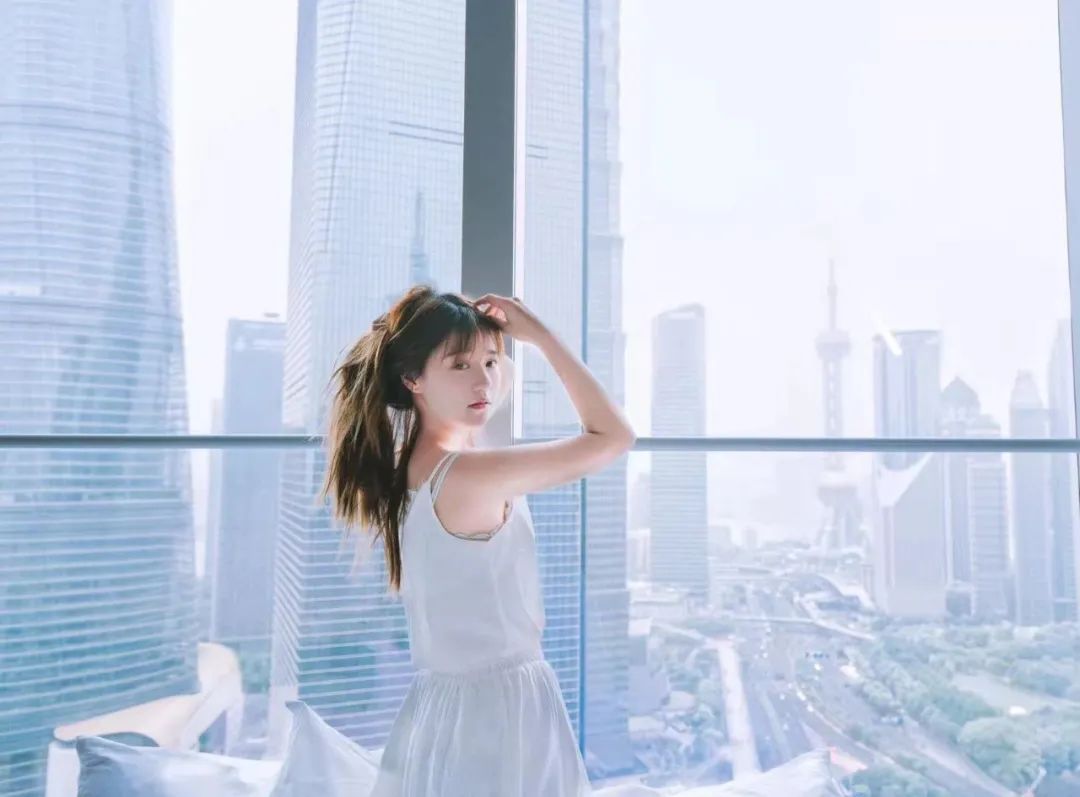 谁说SLG没有妹子？帝国绝色coser大赏，pick你心仪的小姐姐-《重返帝国》正式开启预约！-腾讯游戏