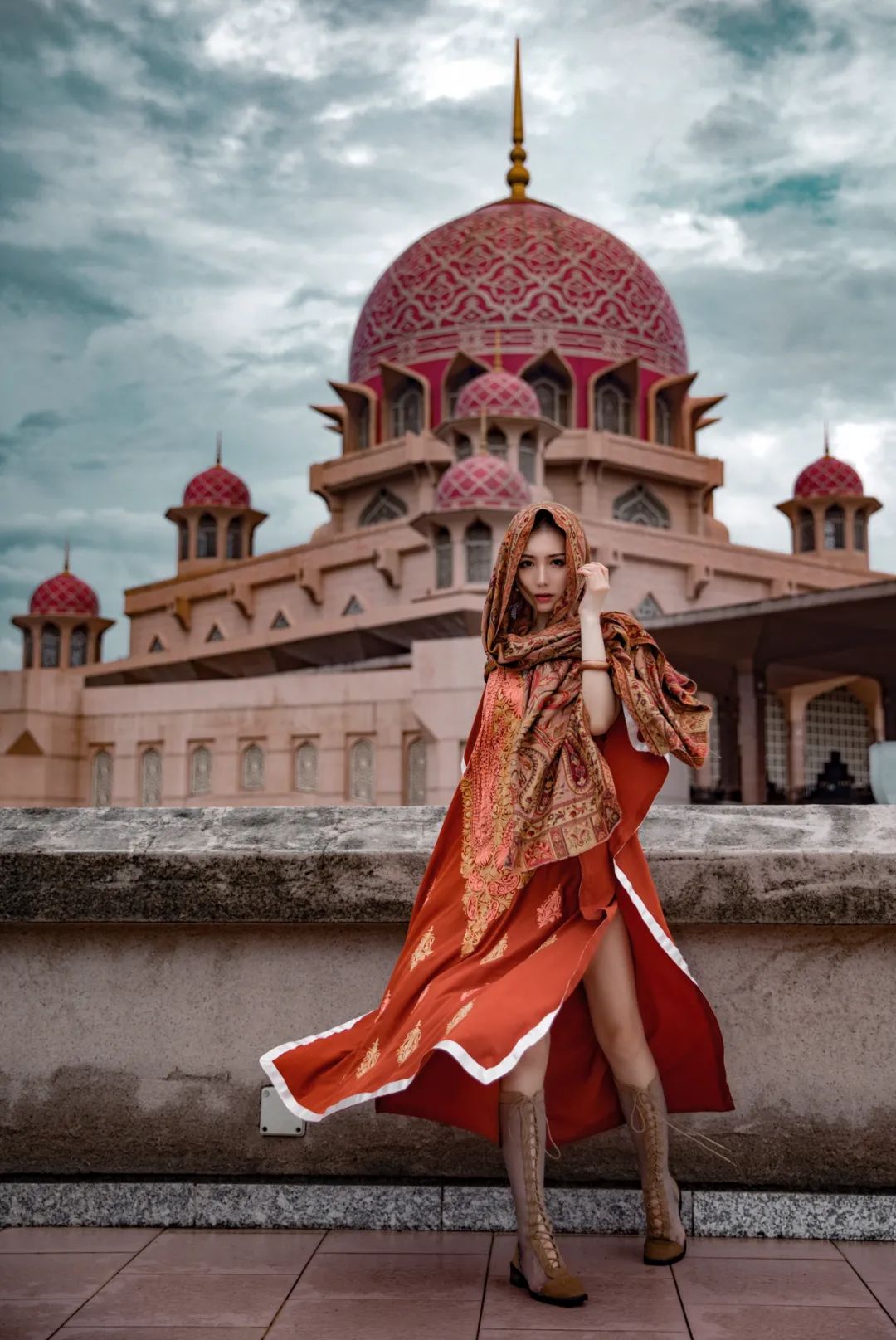 谁说SLG没有妹子？帝国绝色coser大赏，pick你心仪的小姐姐-《重返帝国》正式开启预约！-腾讯游戏