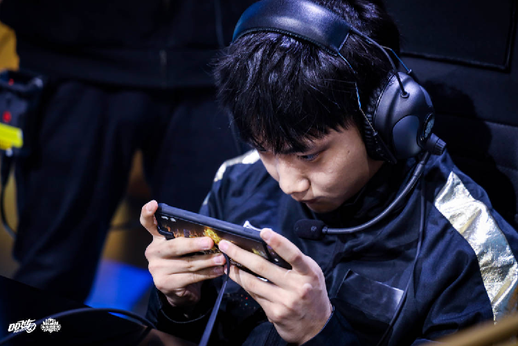 赛事中心 -【赏金赛快讯】RNGM.云海2:0战胜AG.铁头娃 稳扎稳打进军半决赛- QQ飞车手游 - 腾讯游戏